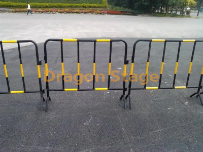 Traffic Road Safety Barrier/Steel Barricades with Bridge Base/Crowd ...