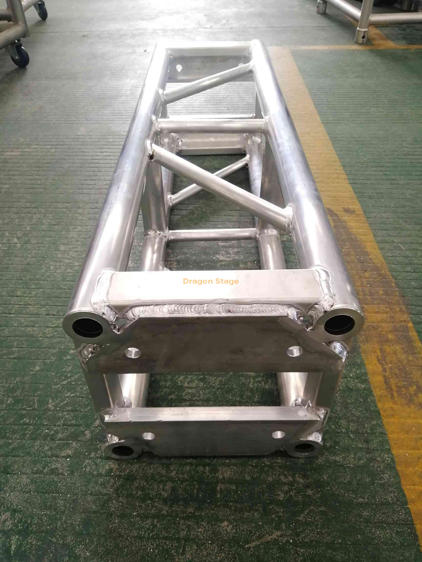 Silver Truss Pillar Aluminum DJ Truss Tomcat Truss Thomas Truss from ...