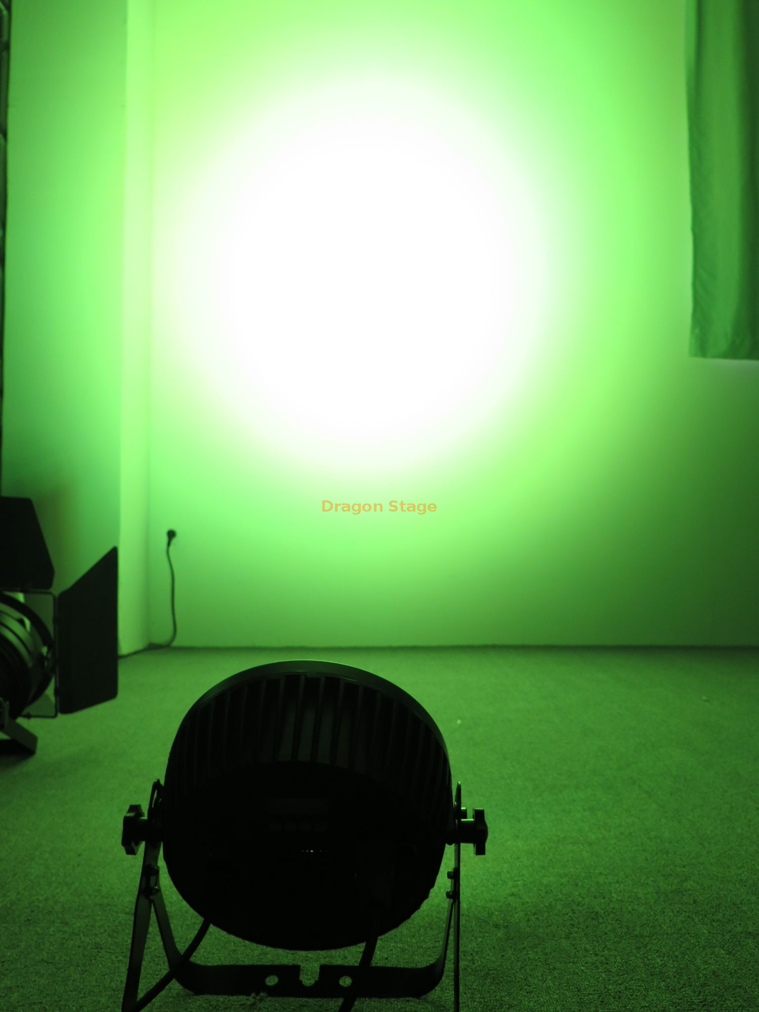 24 Beads Six-in-one Waterproof Cast Aluminum Par Lights Led Par Light ...